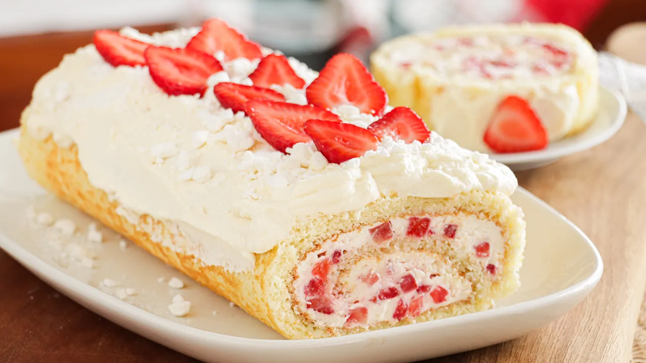 Pionono Dulce con Crema y Frutilla - CUKit